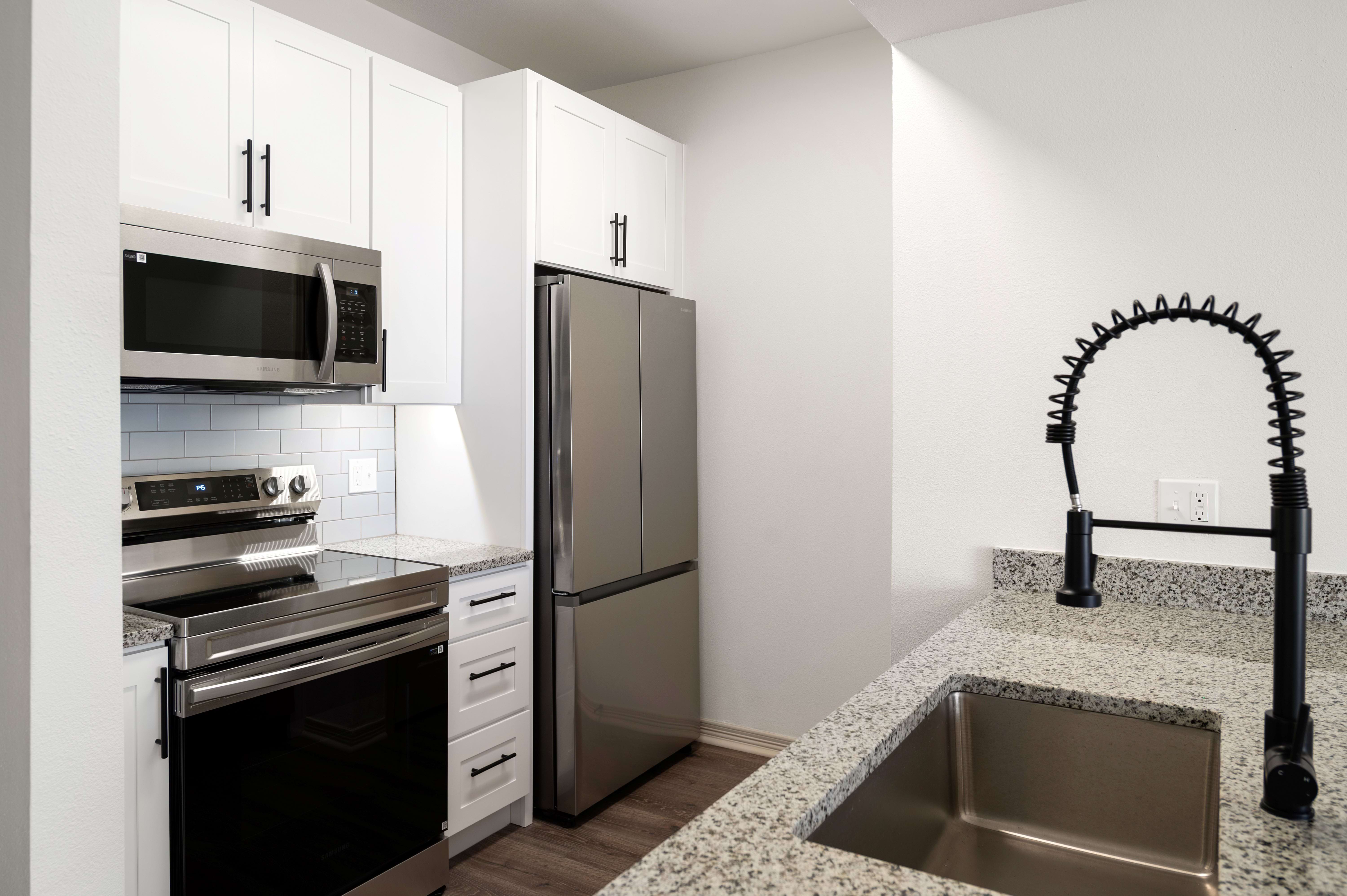 Modern Apartment Photo Gallery | Cortland Wortham