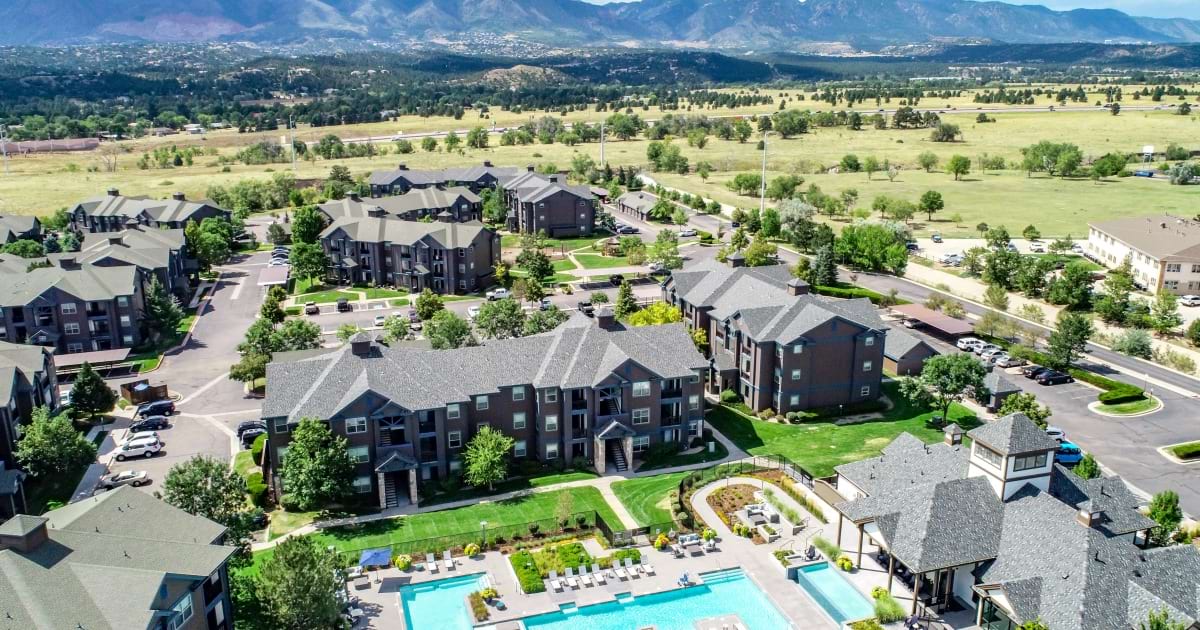 Explore the Neighborhood | Cortland Grand River